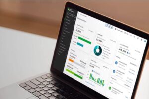 Quickbooks Essentials vs. Plus | Which Should You Choose?